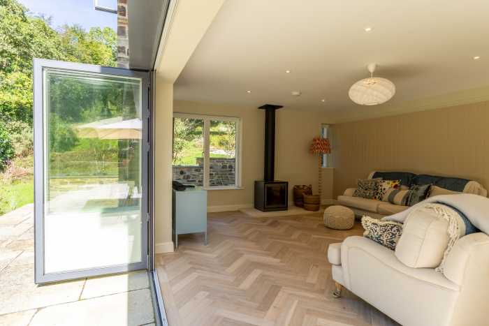 Work to Traditional Cottage on Roseland | P Chapman Construction ...